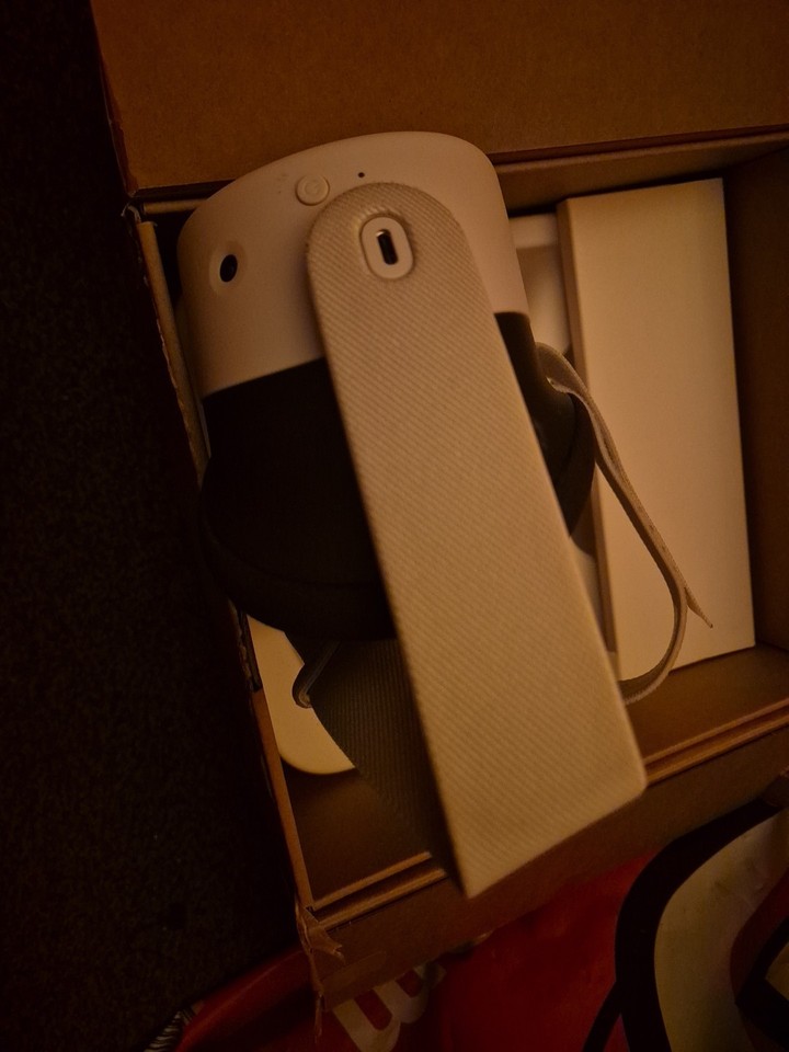 Meta Quest 3S Virtual Reality Headset 128GB, Mixed Reality, Headset Only (11) | eBay