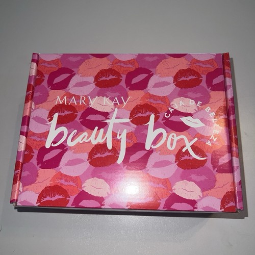 NEW Mary Kay Beauty Box Face Mask Lotion Lip Gloss Brush Highlighter ...