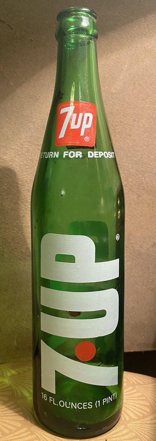 Vintage 1970s 7 Up Soda Pop Bottle 1975 Green Pint 16 oz Absolutely ...
