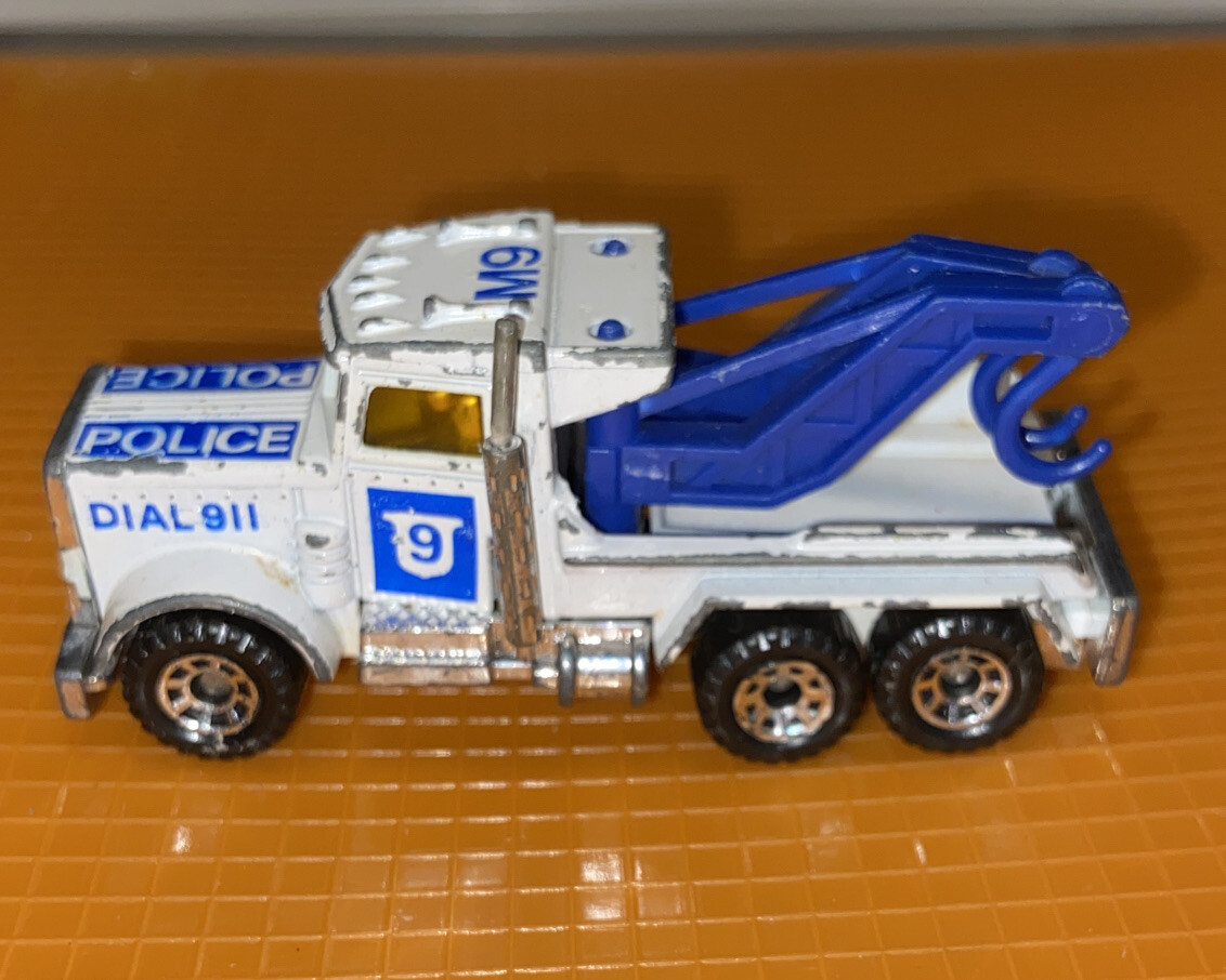 Vintage Matchbox 1981 Peterbilt Police Tow Truck M9 Wrecker White ...