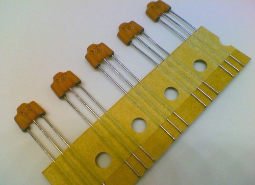 Lot of 10 muRata EMI Suppression Filter 1000pF 100V DSS306 ...