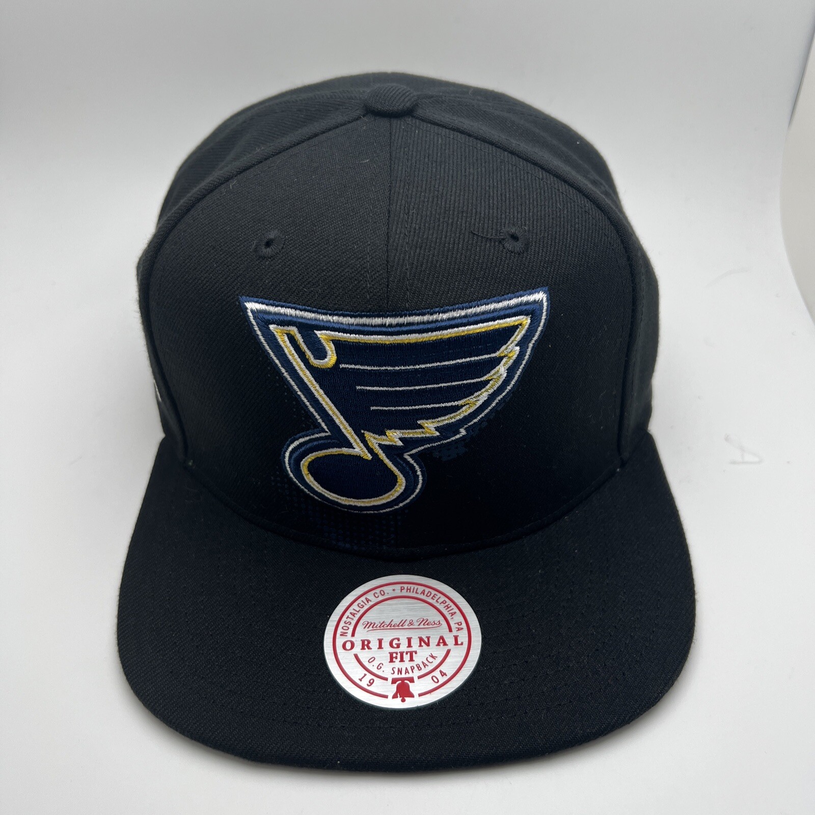 Mitchell & Ness NHL St. Louis Blues Team Logo Navy Retro Snapback Cap ...