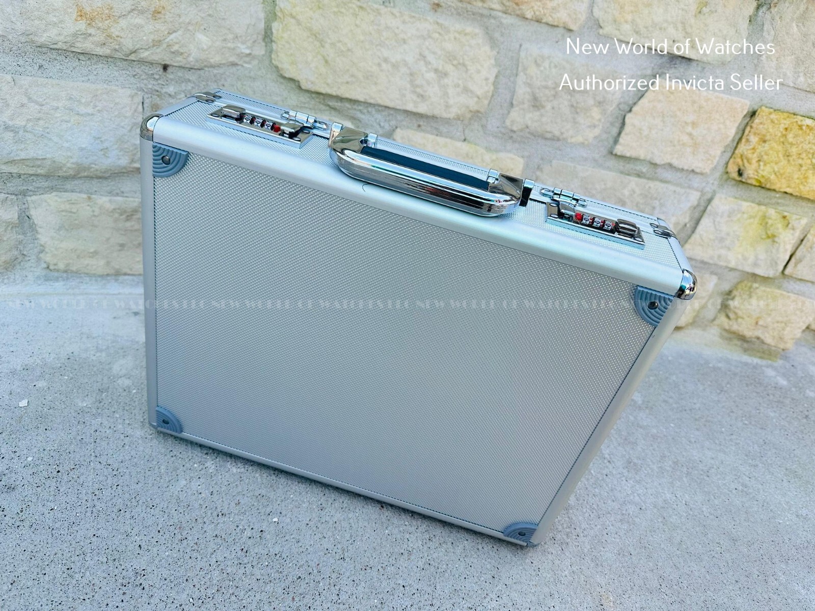 Invicta Eighteen (18) Slot Silver Aluminum Watch Brief Case Collector ...
