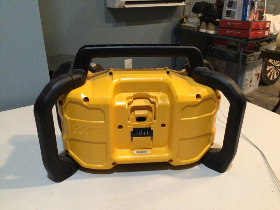 DEWALT DCR028B Jobsite Radio 885911665865| eBay
