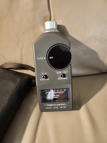 RADIO SHACK SOUND LEVEL METER 33-2055 WITH CASE Light Use | eBay