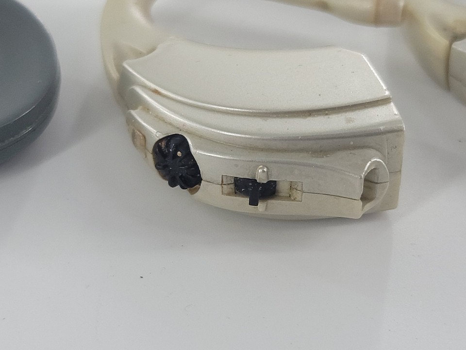 Advanced Bionics Auria / 6 Batteries / 2 Processor Devices / 2 Batt ...