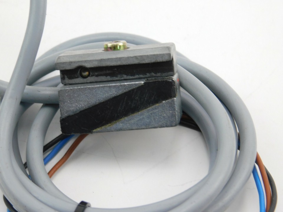 FESTO Proximity Sensors SME-1-LED-24 10418 2A 40W Ca.4 11/12ft 2 Piece ...