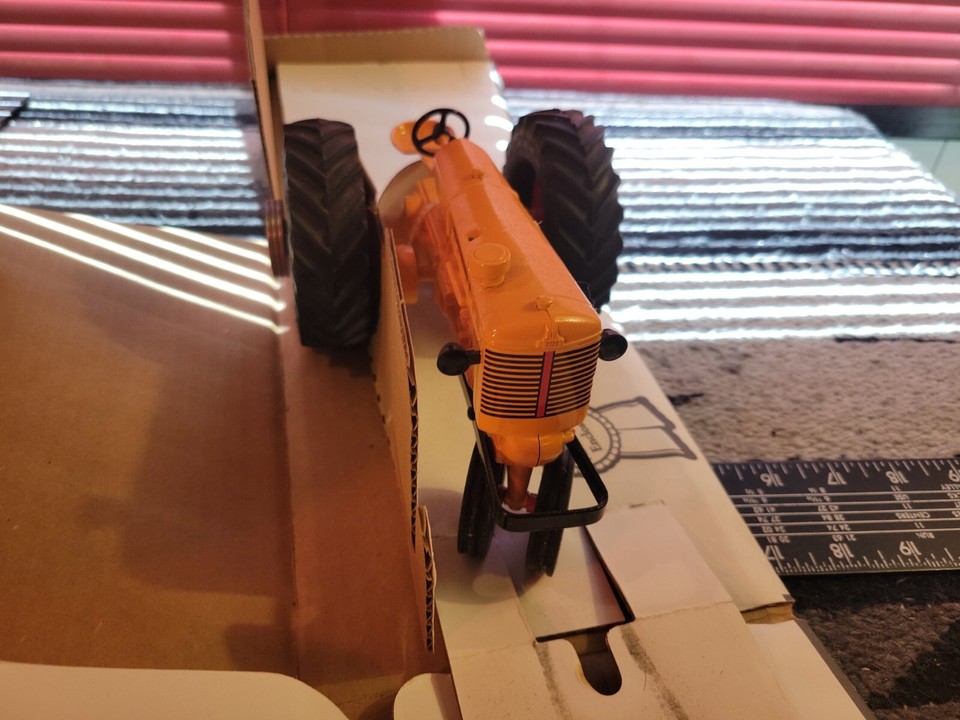 Minneapolis Moline U Pulling Tractor 1/16 Diecast Replica Collectible ...