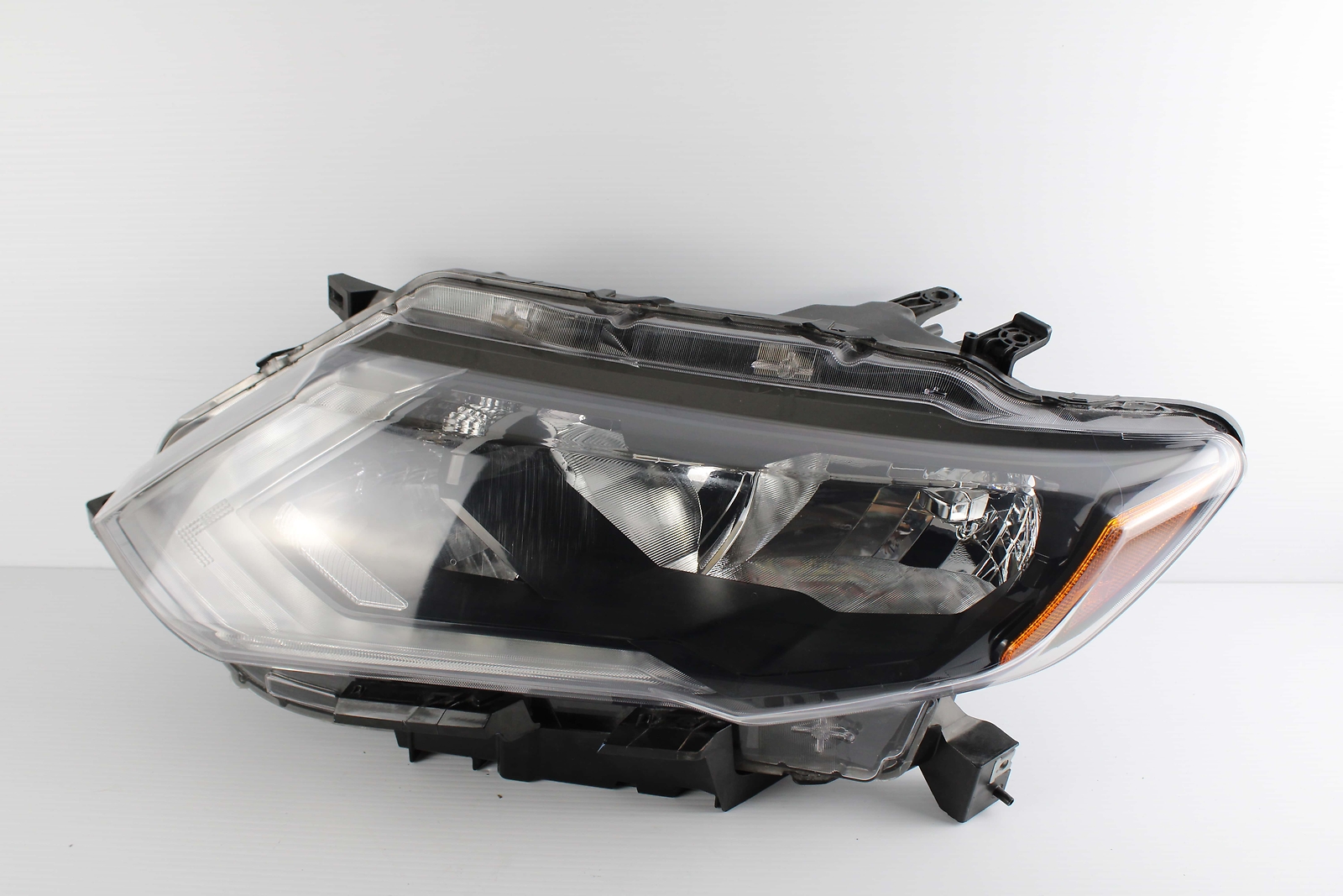 2017-2020 Nissan Rogue Left Driver Side Headlight Halogen OEM ...