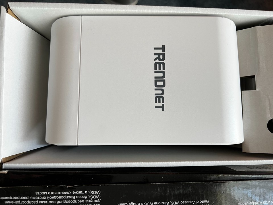 TRENDnet TEW-740APBO2K 10dBi Wireless N300 Outdoor PoE Point to Point ...
