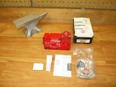 Schmersal TZF/NEM 24VDC/96 *NEW* Safety Switch Interlock | eBay