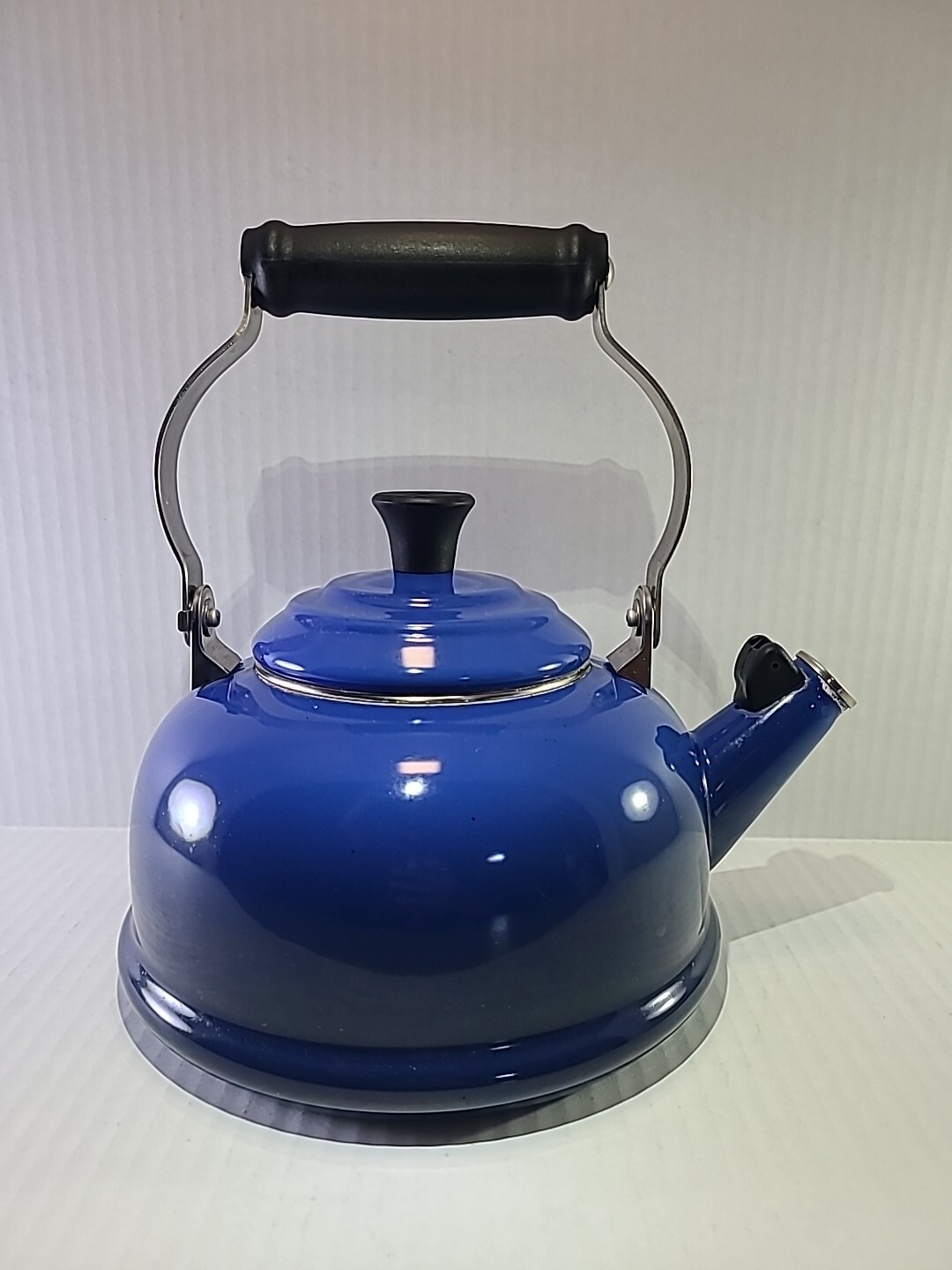 Le Creuset Enameled Steel 1.7 Quart Whistling Tea Kettle, Marseille ...