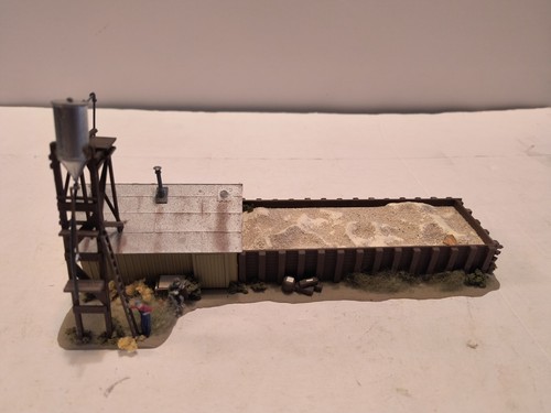 AHM-Tyco Trackside Sand House - HO Scale - Built | eBay