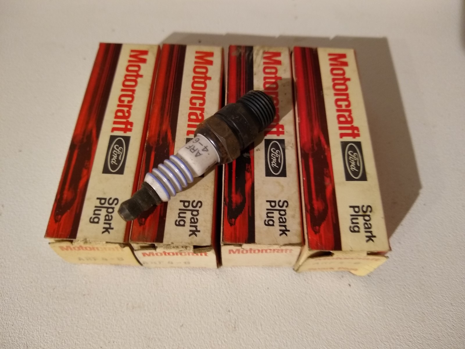 Ford Motorcraft Spark Plugs Set of 4 Part # ARF4-6 | eBay