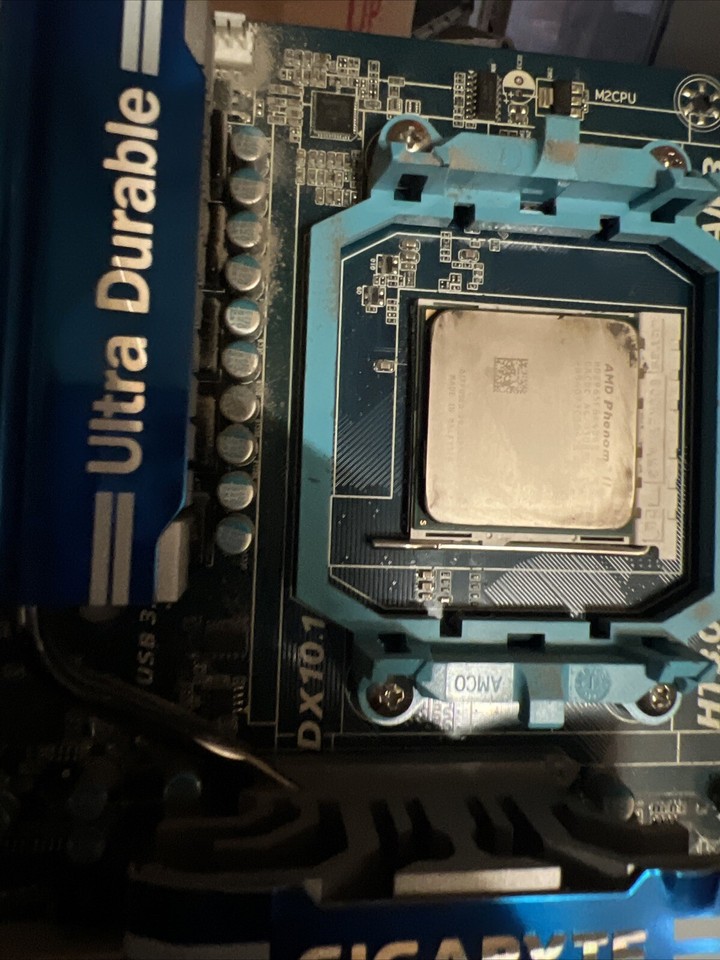 GIGABYTE GA-890GPA-UD3H AMD AM3 DDR3 ATX Motherboard w/ cpu ...