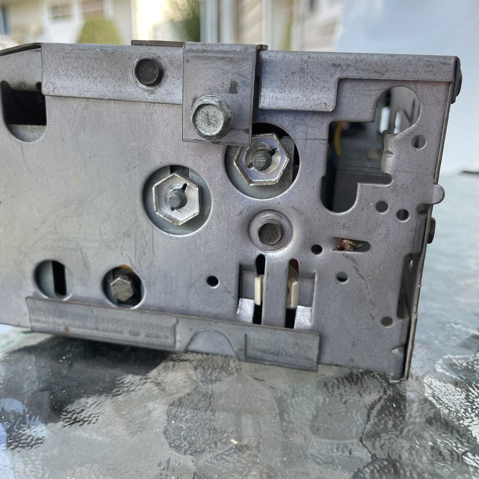 (Untested) Pontiac 1968 Tempest, LeMans, GTO radio 12V Delco 7302752 ...