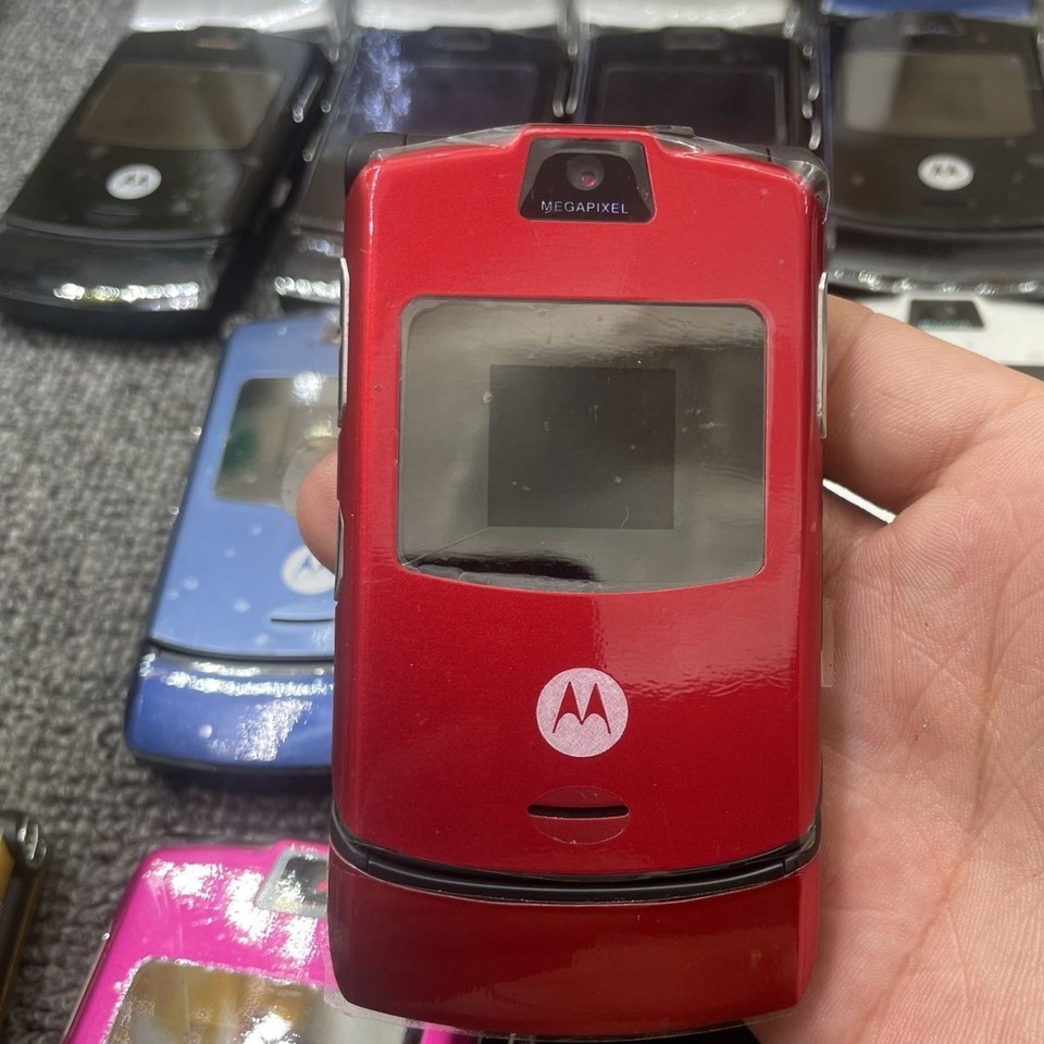 99% New Motorola RAZR V3 (Unlocked all 2G sim cards) Cellular Phone All ...