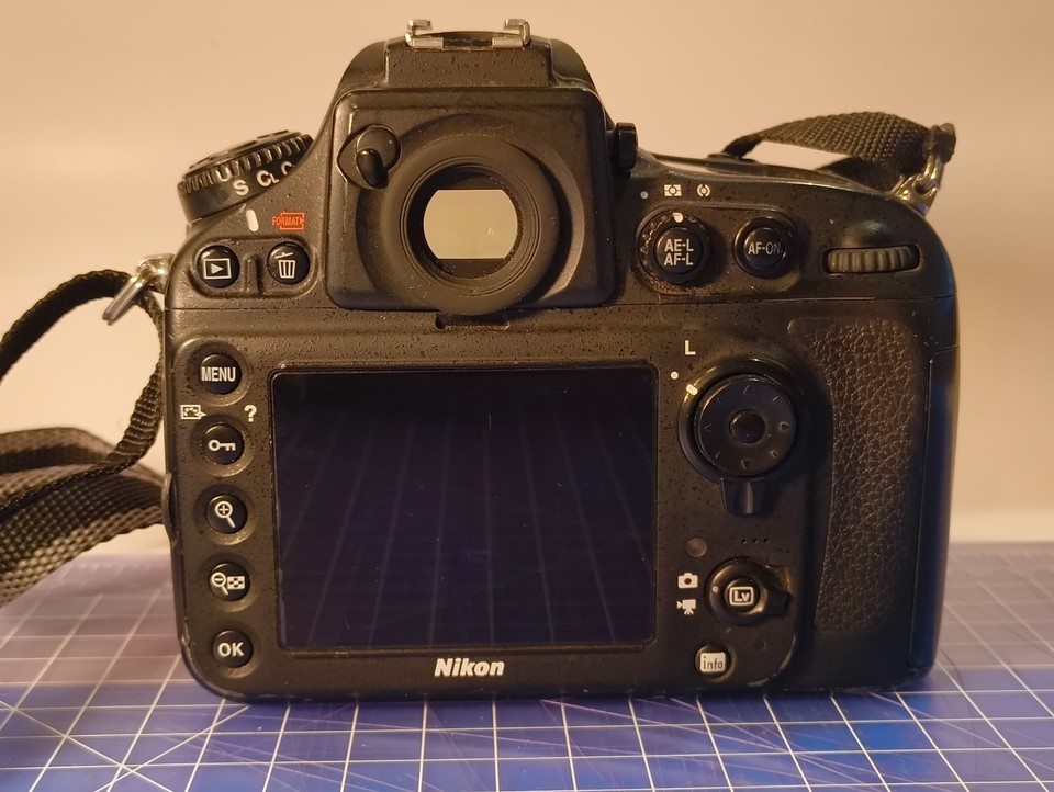 Nikon D800 FX Full-Frame 36.3MP DSLR Camera Body w/ 2 Batteries and ...