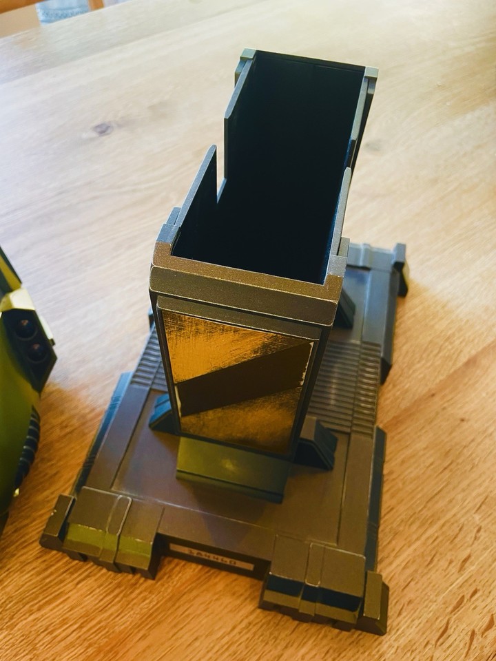 HALO Master Chief Helmet Display Stand - Official Collectible Spartan ...