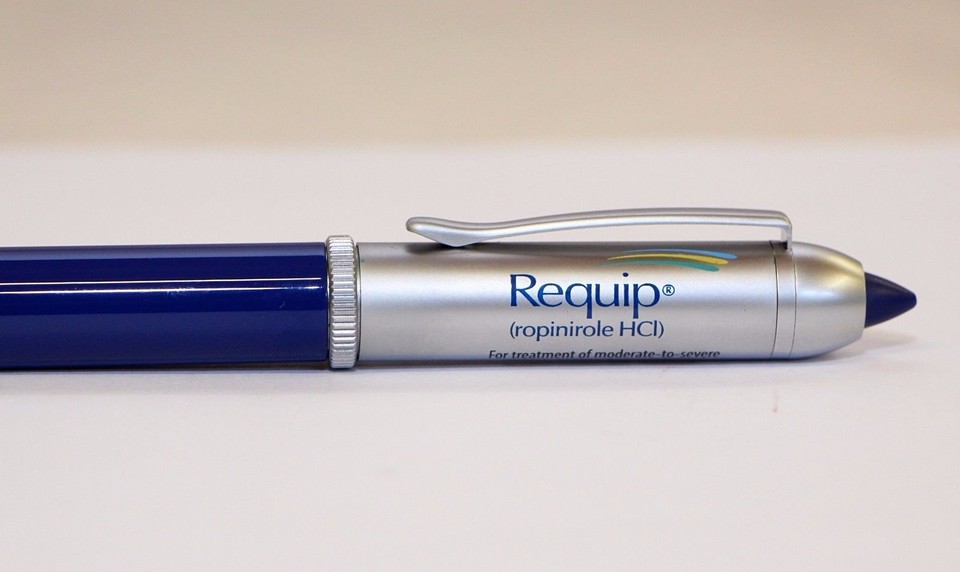 Drug Rep ReQuip Metal Very Heavy and Unique Stylus Tip Rare Twister Pen ...