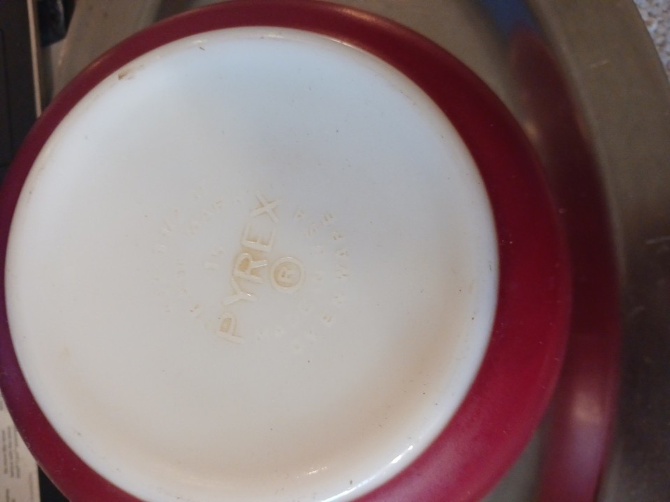 Vintage PYREX Bowl # 402 Primary Color Red 1 1/2 Qt Made In USA | eBay