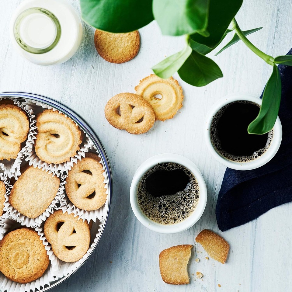 Royal Dansk Danish Butter Cookies Assorted Shapes 24 Ounce Blue Tin ...