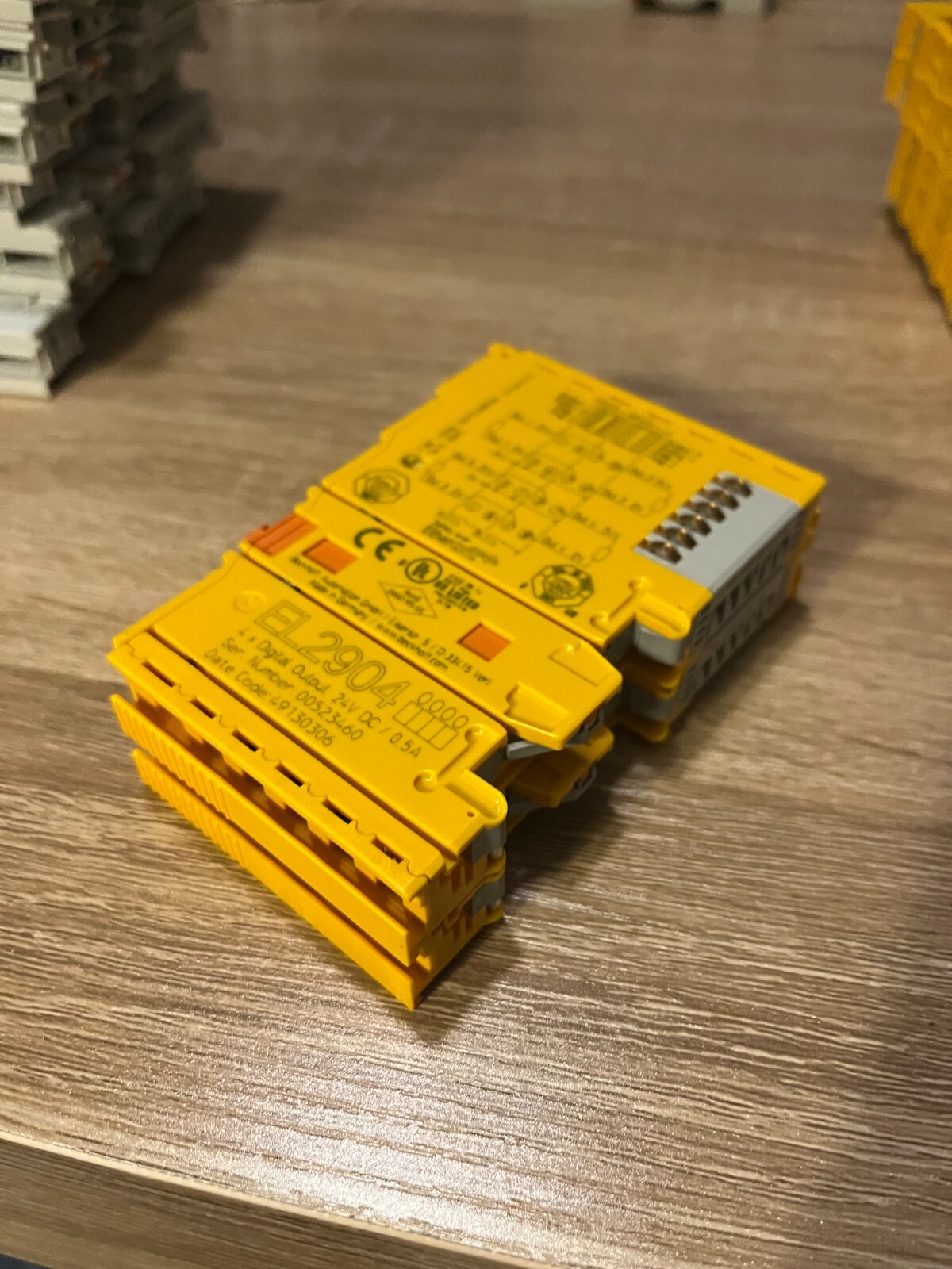 Beckhoff EL2904 | EtherCAT Terminal, 4-channel digital output, 24 V DC ...