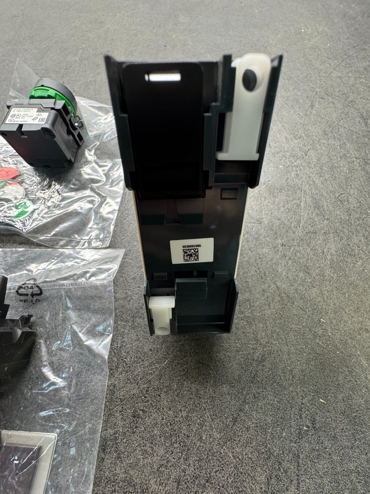 Schneider Electric Harmony ZBRRA Transmitter with ZBRT1 ZBRT2 Push ...