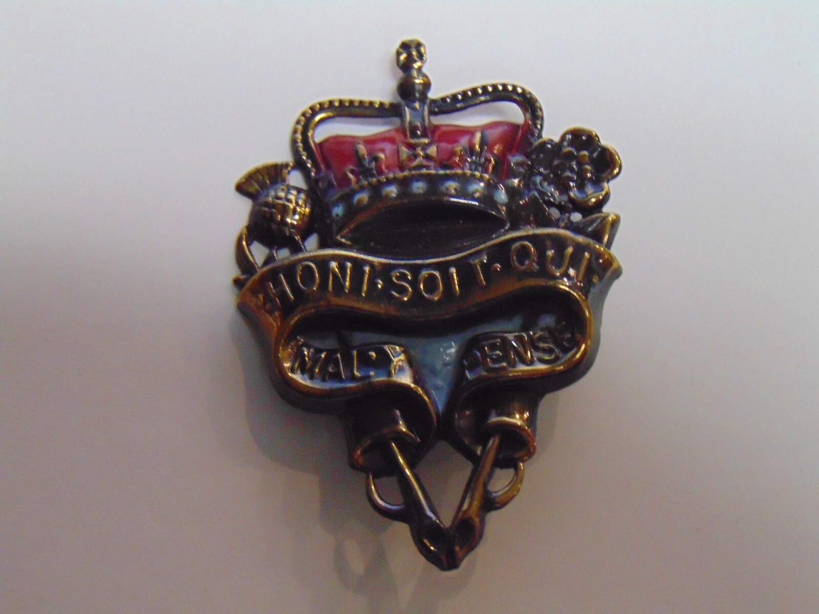 BRITANNIA Signed HONI SOIT QUI MAL Y PENSE Stamped Brass ORDER of ...