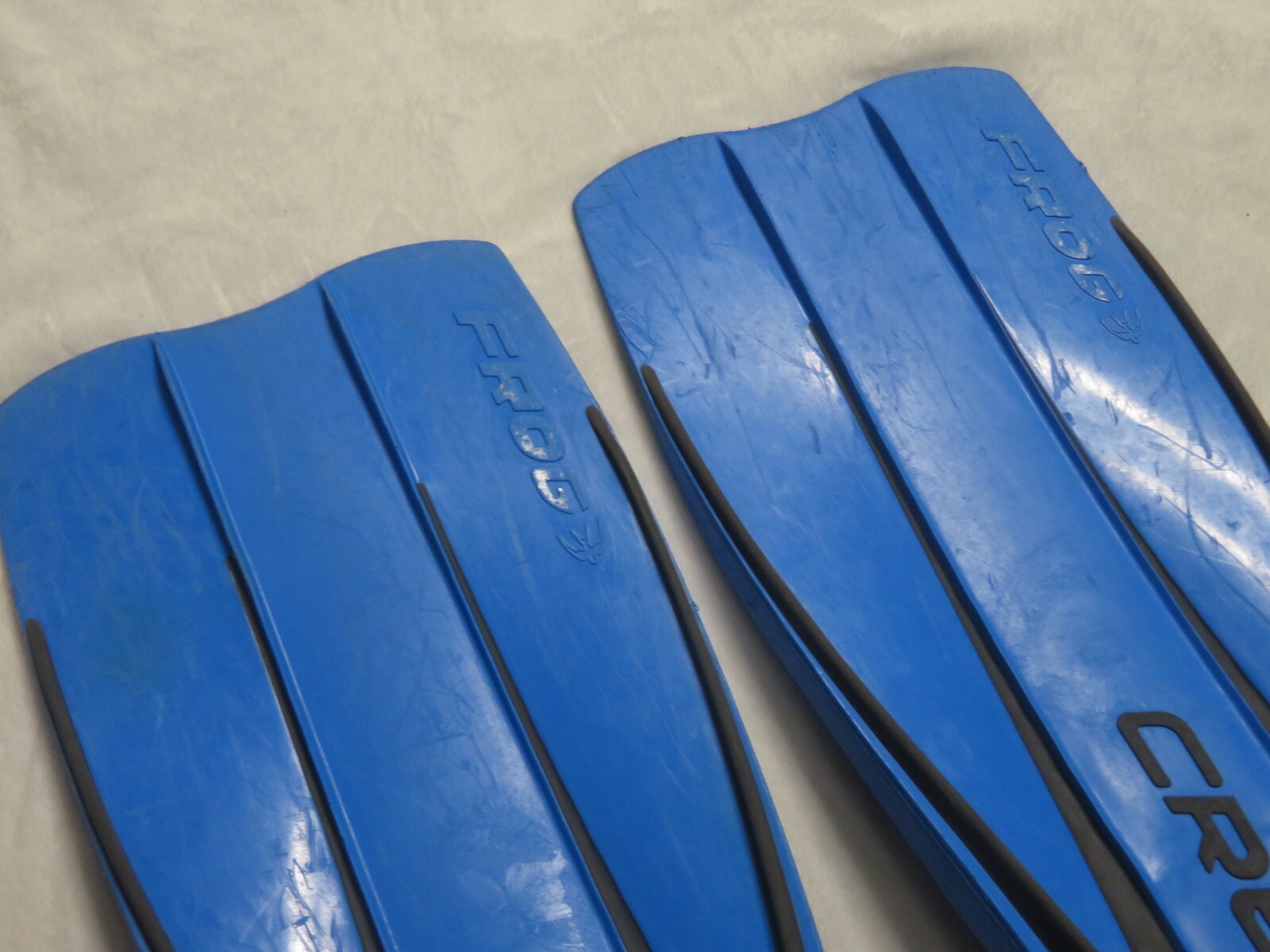 Cressi Frog Fins Flippers Pre Owned Size M-L Blue Made In Italy ...