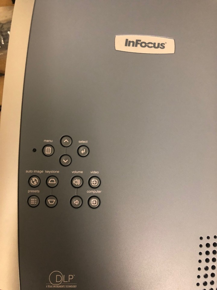 INFOCUS X1 DLP Multimedia Projector HDTV Home Theater Office Bundle Set ...