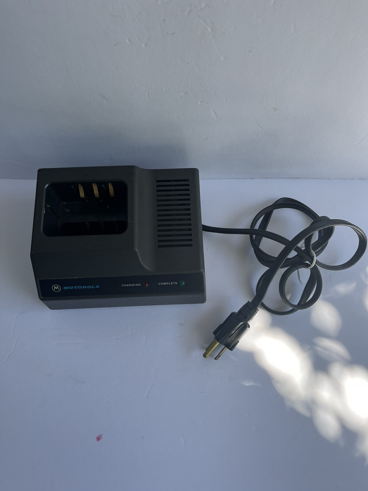 Vintage MOTOROLA HT-90 WALKIE TALKIE TWO-WAY RADIO/WITH CHARGER STAND ...