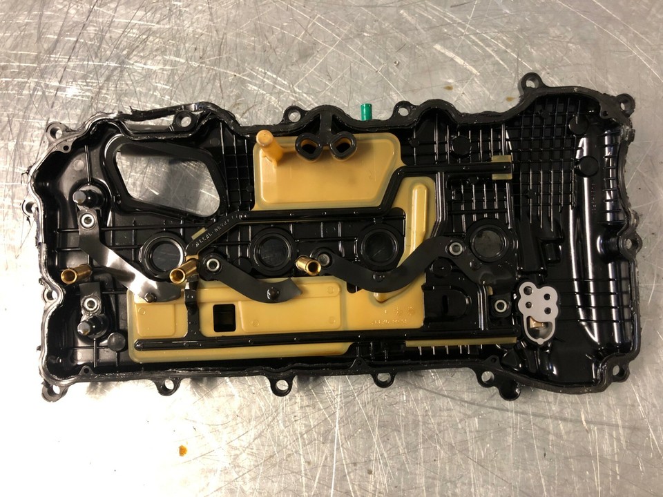 Lexus Valve Cover Cylinder Head Cover NX 200T AR8 | eBay