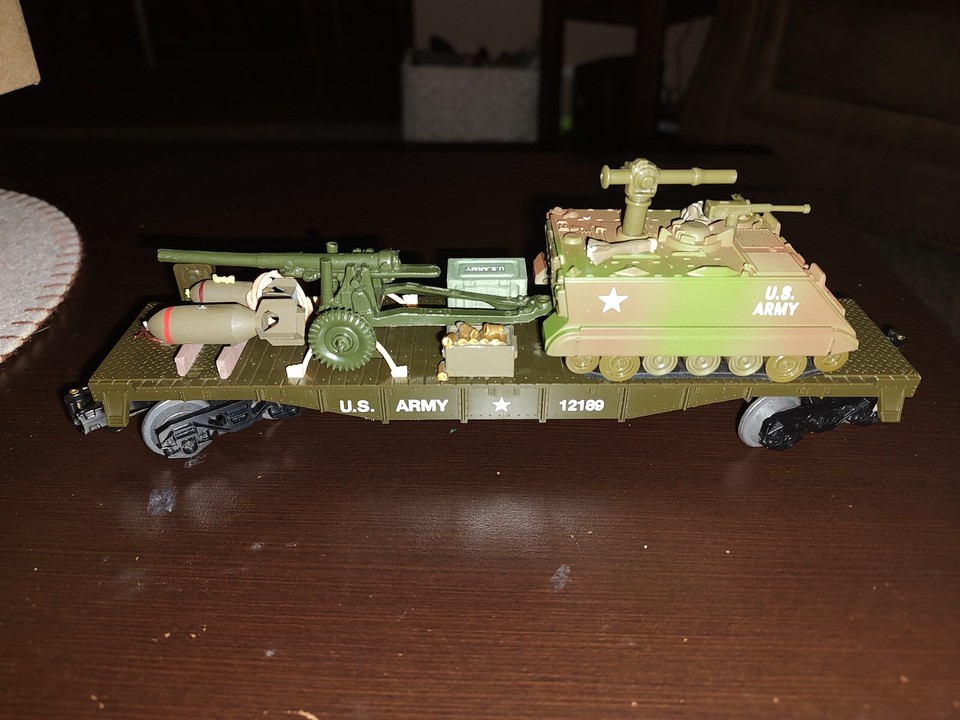 Lionel FLAT CAR W/ Ertl DIECAST US ARMY M113 AND with VINTAGE Payton ...