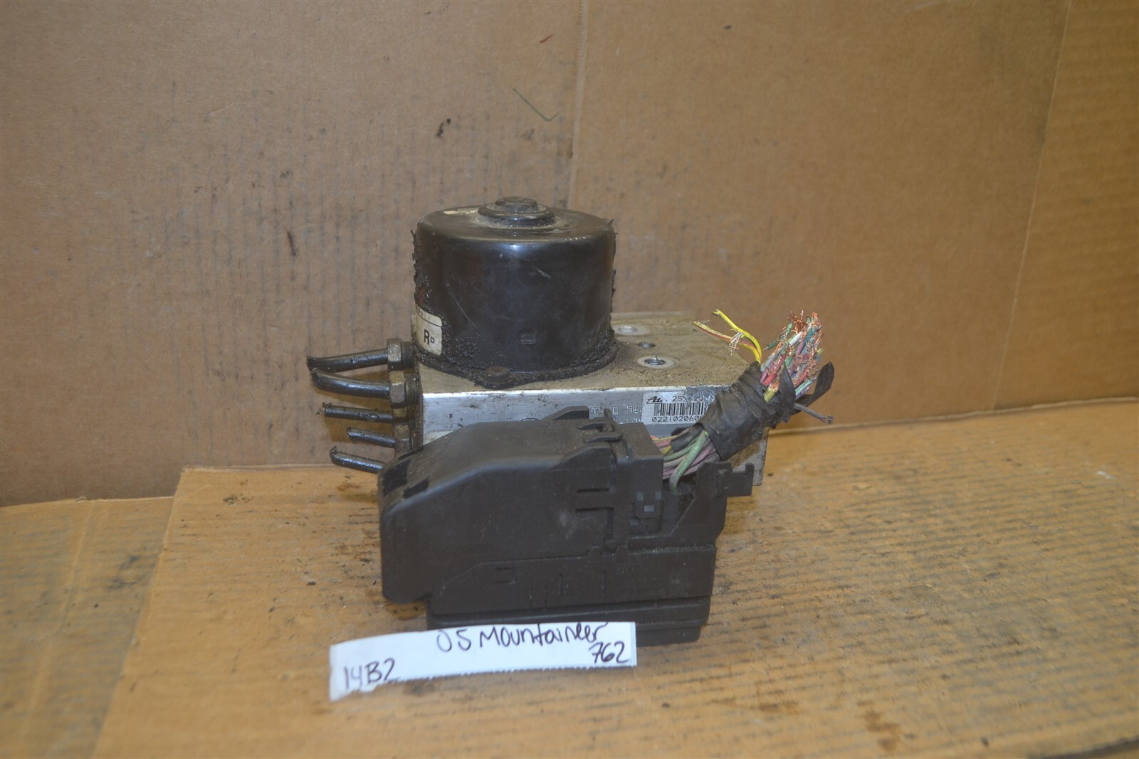 2005 Ford Explorer ABS Pump Control OEM 5L2T2C219DC Module 762-14b2 | eBay