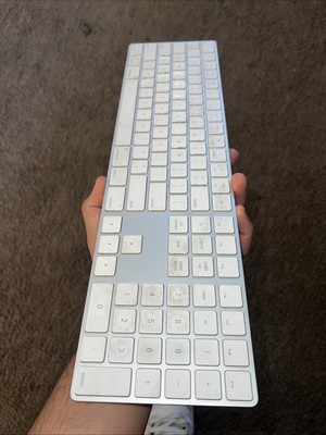 Apple A1843 Wireless Rechargeable Bluetooth Magic Keyboard With Numeric ...