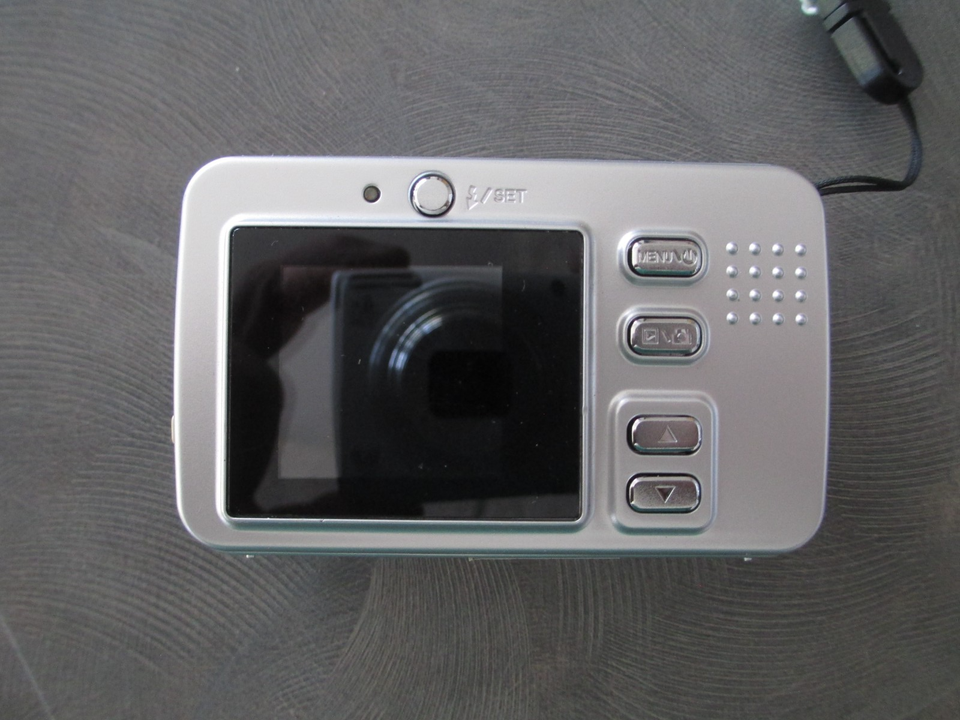 Digital Concepts Camera 3.1 Megapixel/with case | eBay