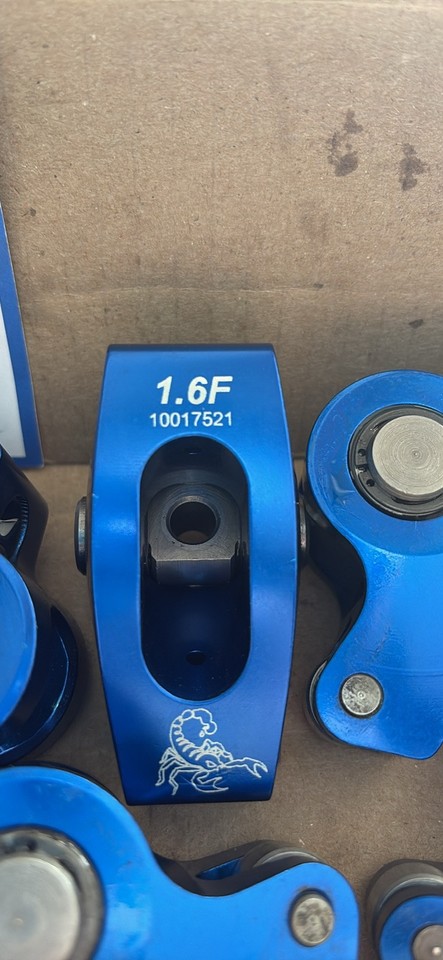 Scorpion Performance SCP1021 SBF Roller Rocker Arms 1.6 Ratio Pedestal ...