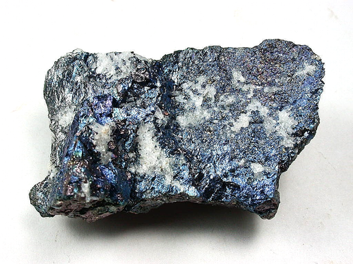 MINERALS : BLUE COVELLITE WITH BORNITE AND WHITE QUARTZ, MAGMA MINE IN ...