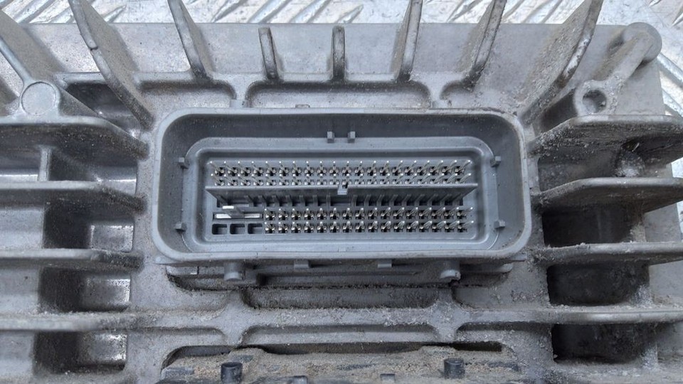 Opel Insignia A 2014 12658498 Engine control unit module ECU DIG23041 ...