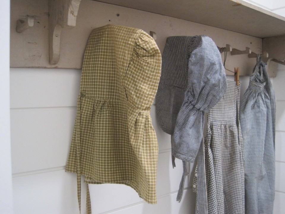 Old Ladies Brown and White Homespun Fabric Bonnet Two Ties New England ...