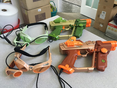 TIGER ELECTRONICS LAZER TAG TEAM OPS SET - GUNS & MATCHING HEADSETS ...