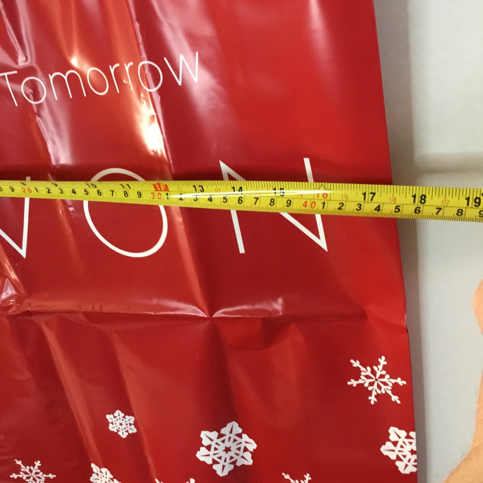 New 31 Plastic Avon Hello Tomorrow Winter Gift Bags with Handles 34" x ...