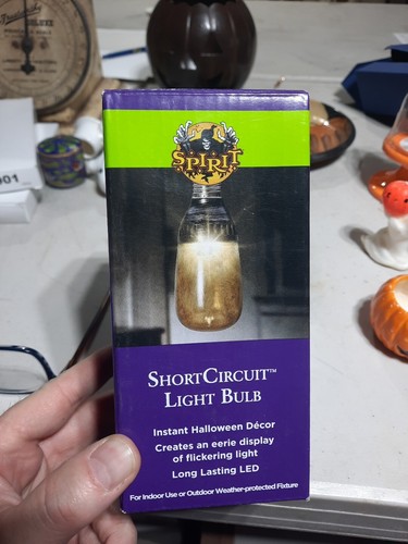 Spooky "Short Circuit" LED Flickering Light Bulb Perfect For Halloween ...