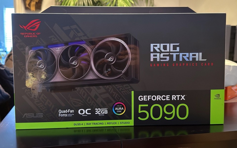 2x “RTX 5090” ROG ASTRAL OC GRAPHICS CARD — IN HAND! (32GB QUAD-FAN ...