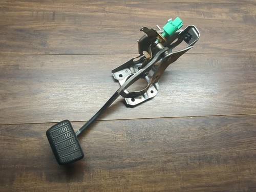2010-2015 TOYOTA PRIUS 1.8L Brake Pedal w/ Position Sensor OEM Factory ...