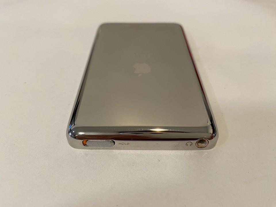 New Apple iPod classic 5th Generation Back Cover (30GB) & Headphone ...