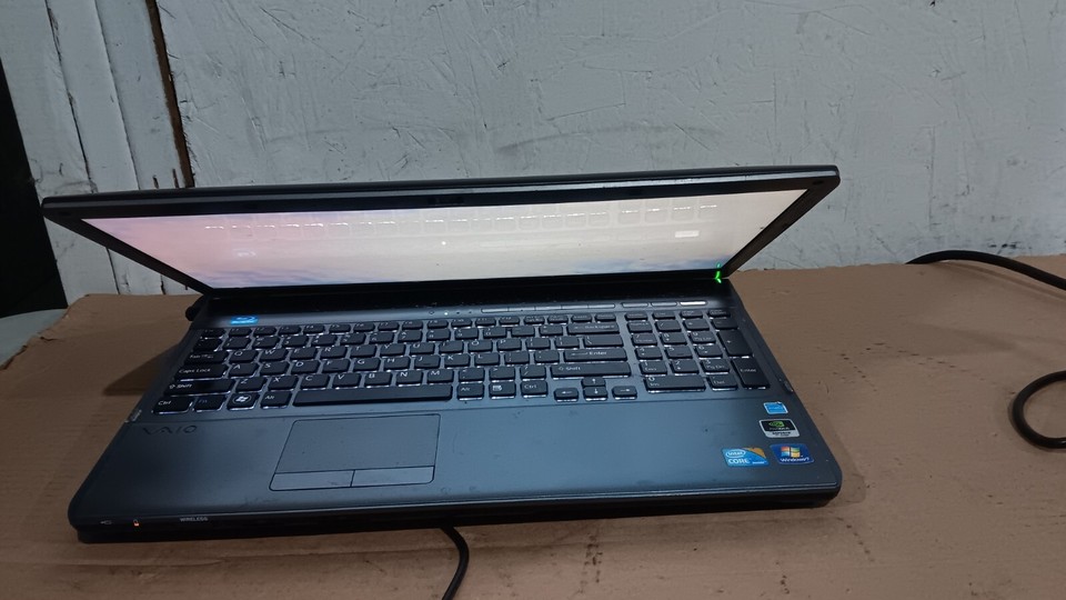 16.4" Sony VAIO VPC-F115FM Laptop Model PCG-81114L intel Core i7 @ 1.6 ...