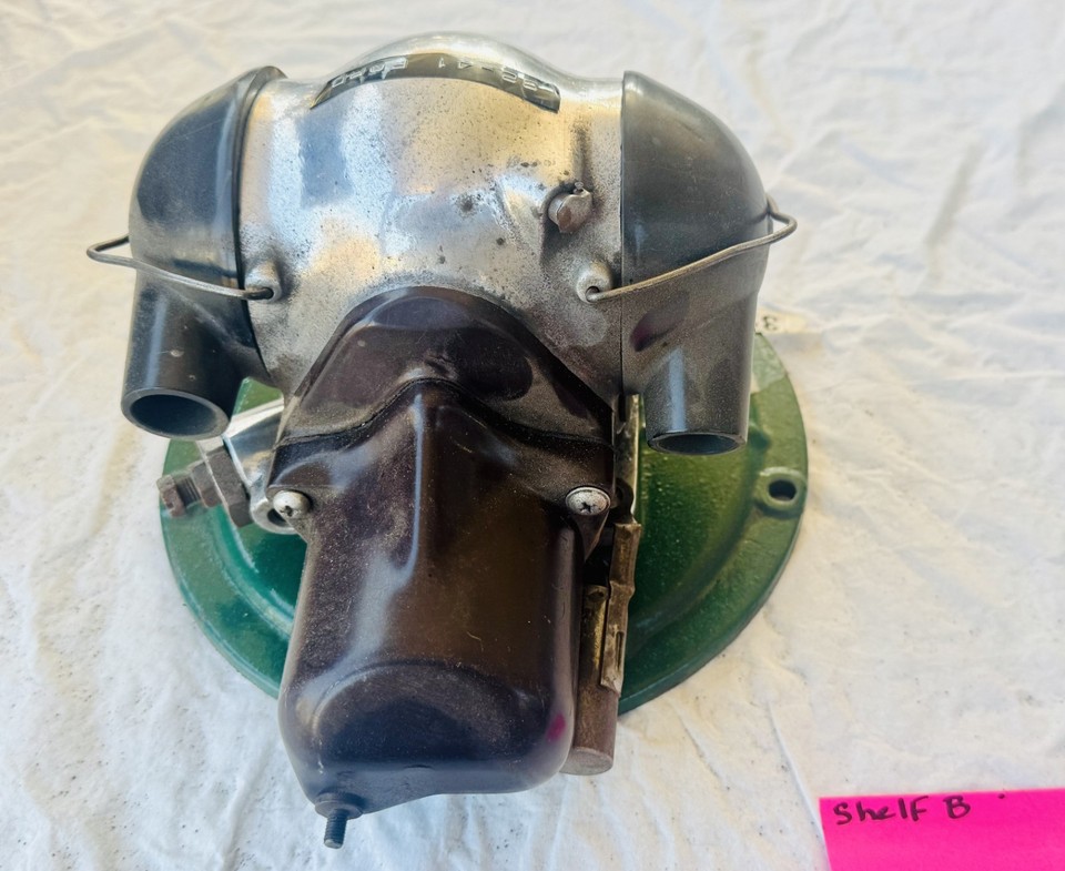 Ford Flathead V-8 Distributor With Mounting Plate – 1937–1941 Vintage ...