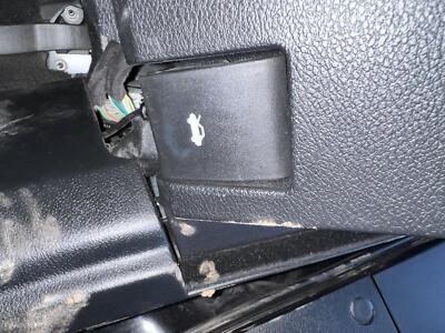 CHRYSLER 300C LX2, 05/12-12/21 BONNET RELEASE HANDLE (UNDER DASH) | eBay